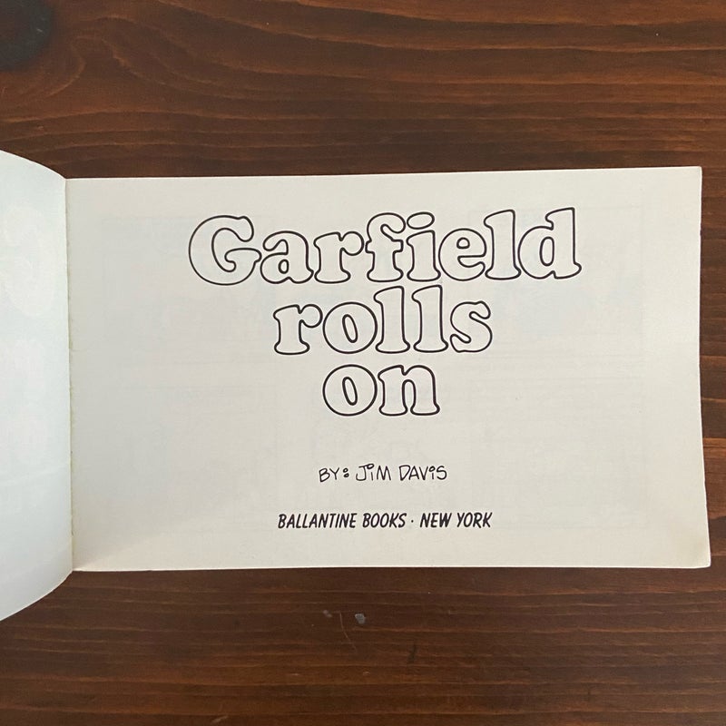 Garfield Rolls On by Jim Davis, Paperback | Pangobooks