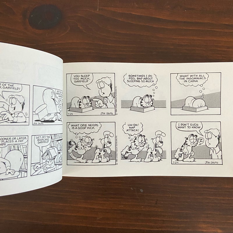 Garfield Rolls On by Jim Davis, Paperback | Pangobooks