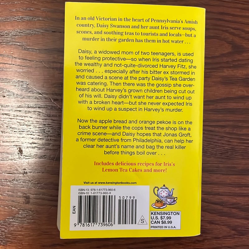 Murder with Lemon Tea Cakes by Karen Rose Smith | Pango Books