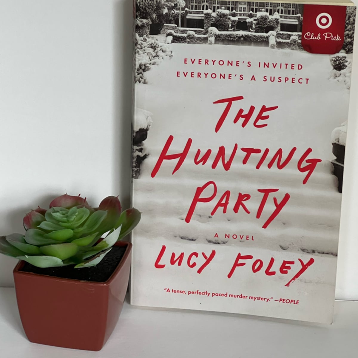 The Hunting Party by Lucy Foley, Paperback | Pangobooks