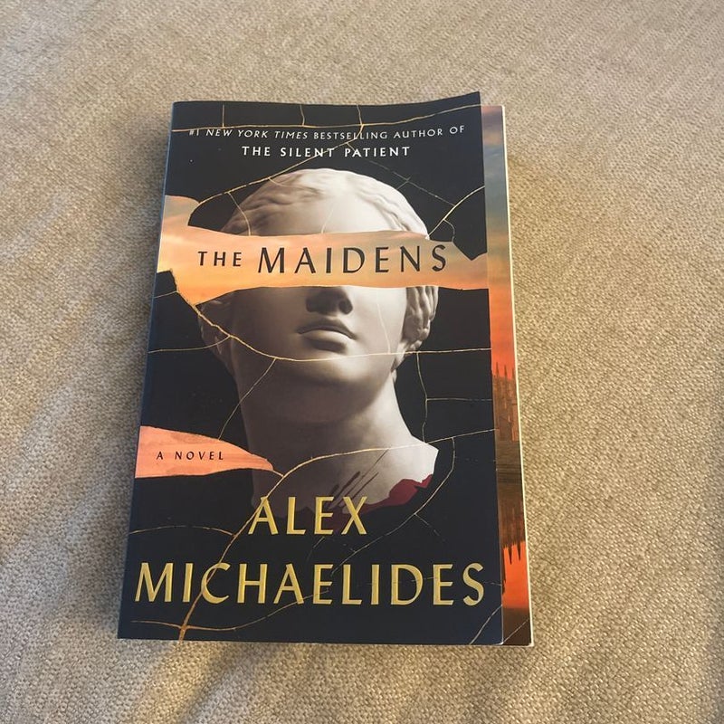 The Maidens by Alex Michaelides, Paperback | Pangobooks