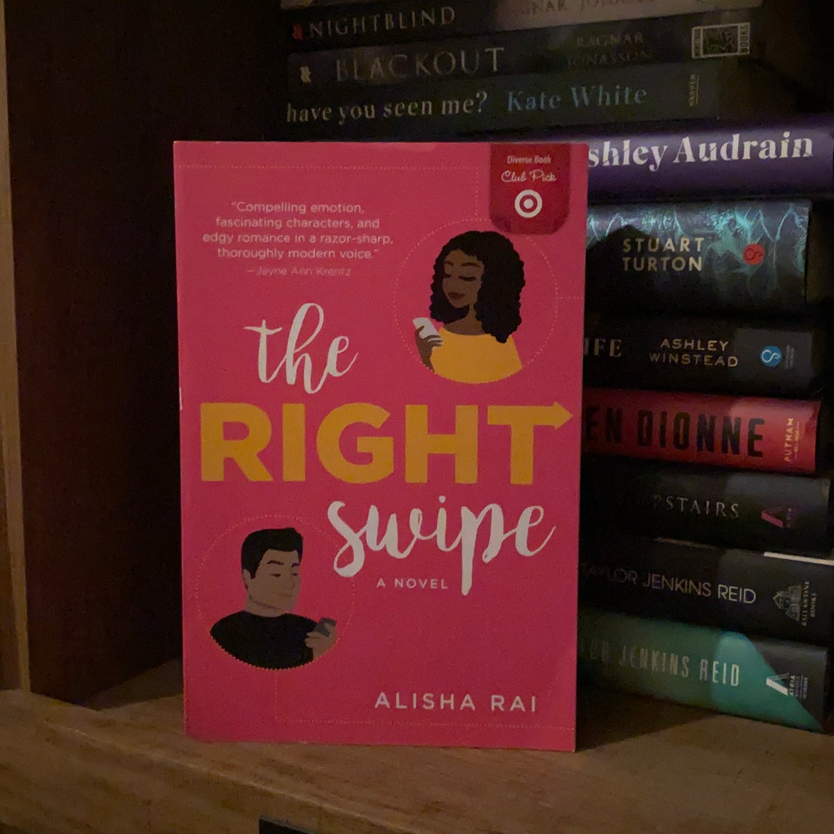 The Right Swipe by Alisha Rai, Paperback | Pangobooks