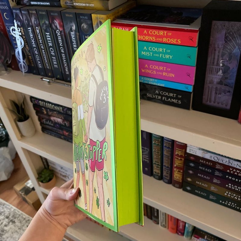 Heartstopper Volume 3 by Alice Oseman, Hardcover | Pangobooks
