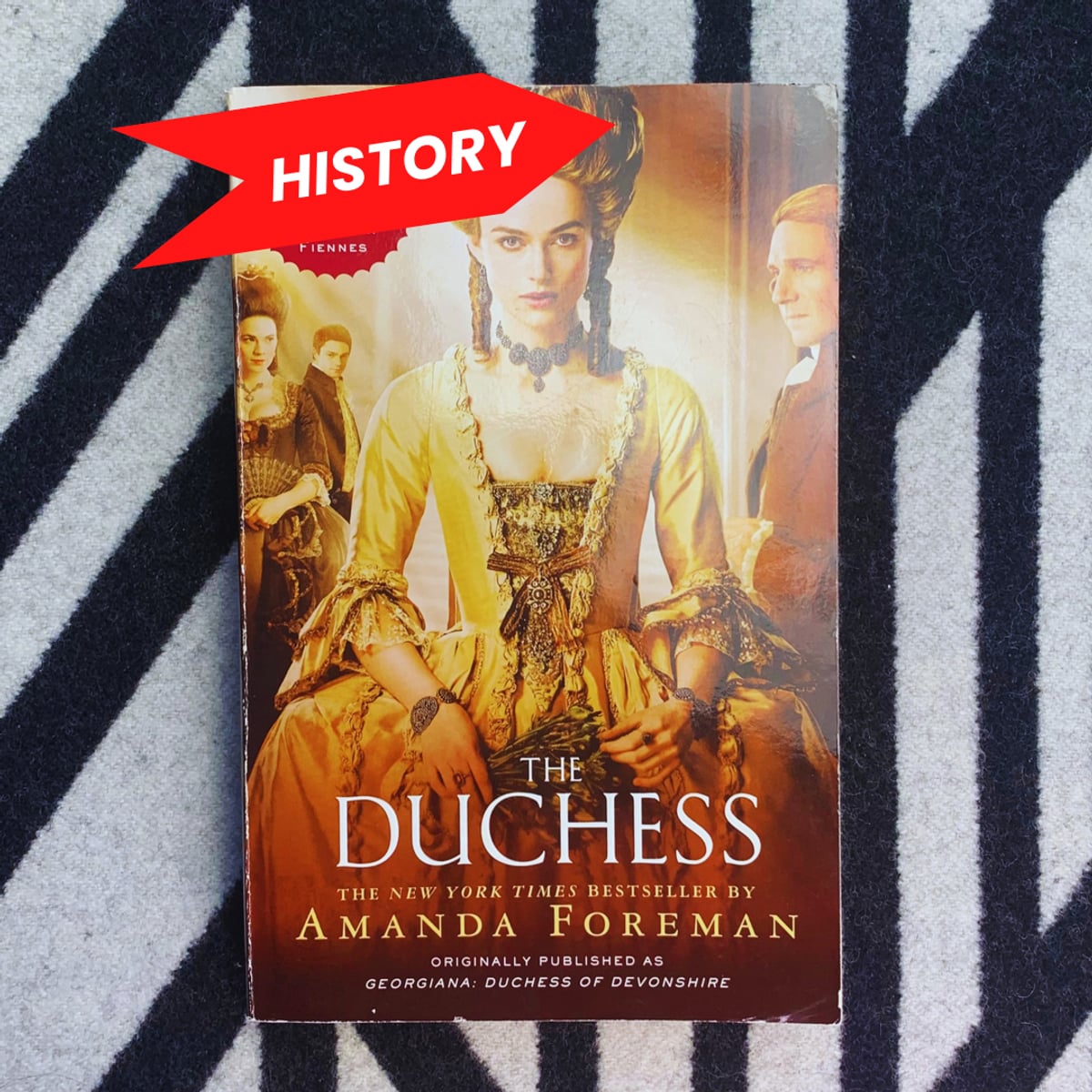 The Duchess by Amanda Foreman, Paperback | Pangobooks