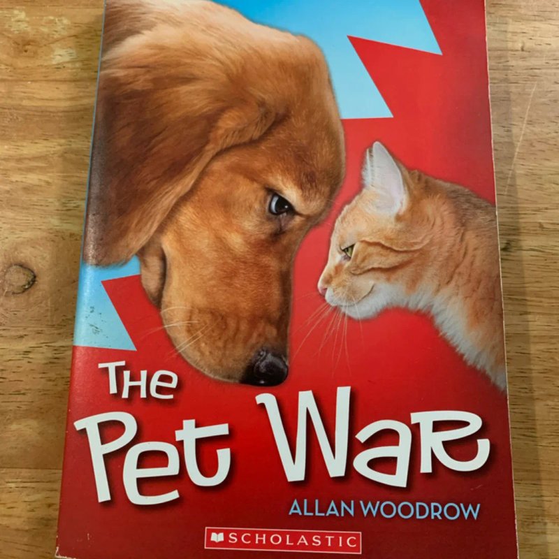 The Pet War by Allan Woodrow, Paperback | Pangobooks