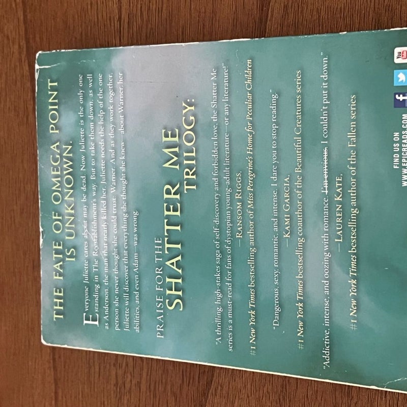 Ignite Me by Tahereh Mafi , Paperback | Pangobooks