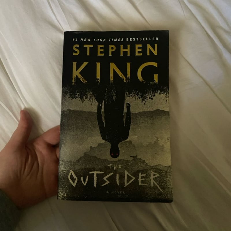 The outsider by Stephen king, Paperback | Pangobooks
