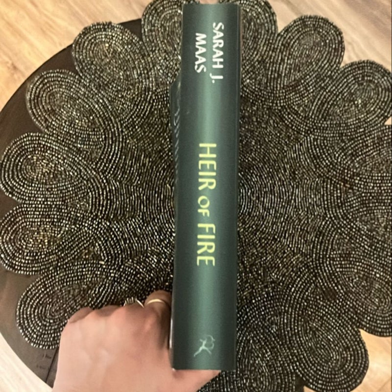 Heir of Fire by Sarah J. Maas, Paperback | Pangobooks