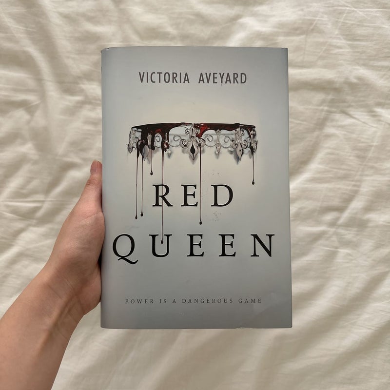Red Queen by Victoria Aveyard, Hardcover | Pangobooks
