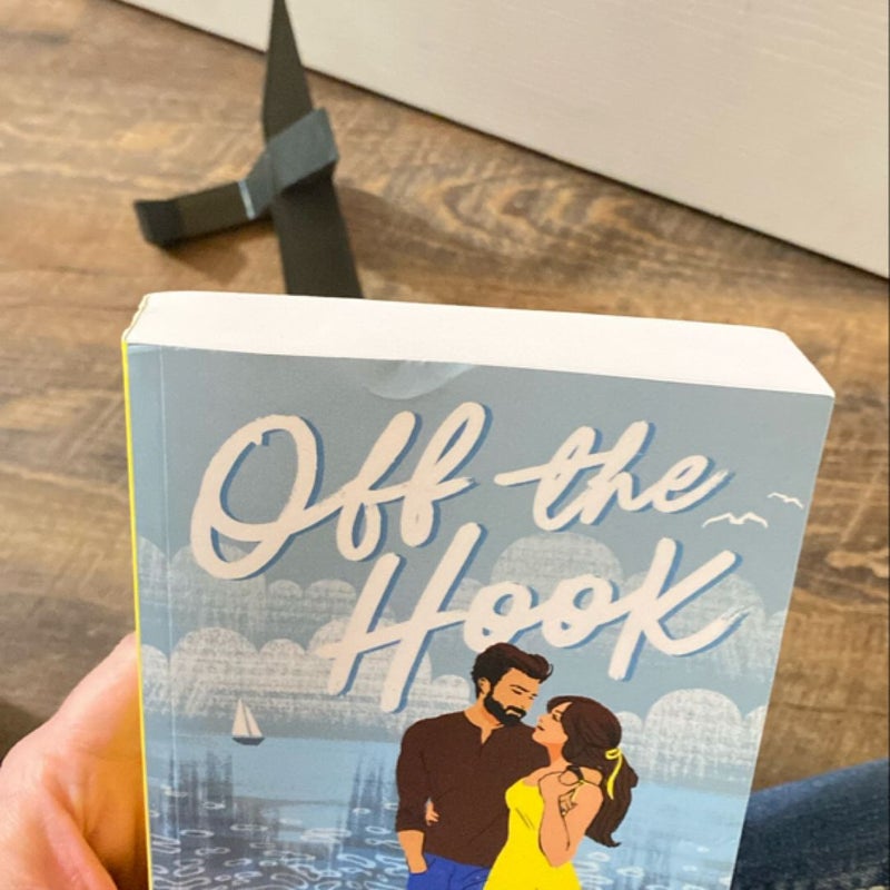 Off the hook by Julie Olivia , Paperback | Pangobooks
