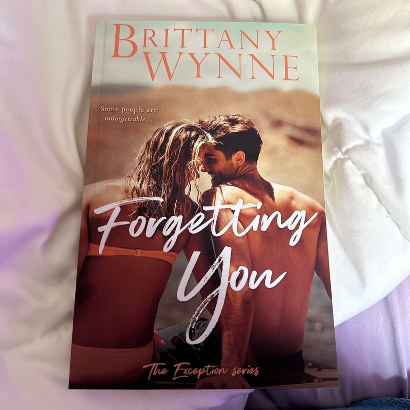 Forgetting You SIGNED by Brittany Wynne , Paperback | Pangobooks