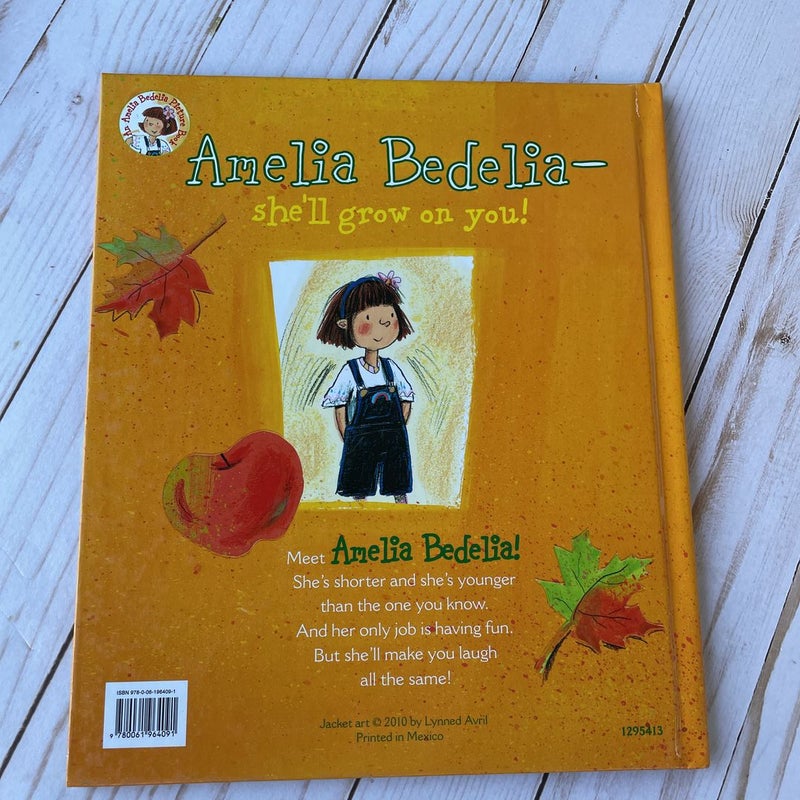 Amelia Bedelia's First Apple Pie by Herman Parish, Hardcover | Pangobooks