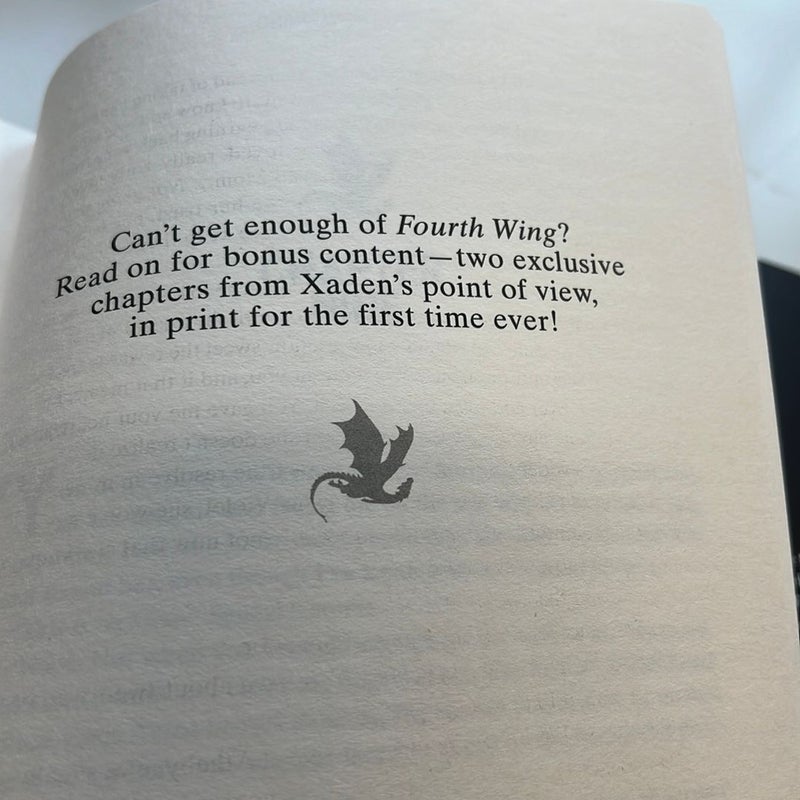 Fourth Wing Waterstones Edition with bonus content by Rebecca Yarros ...