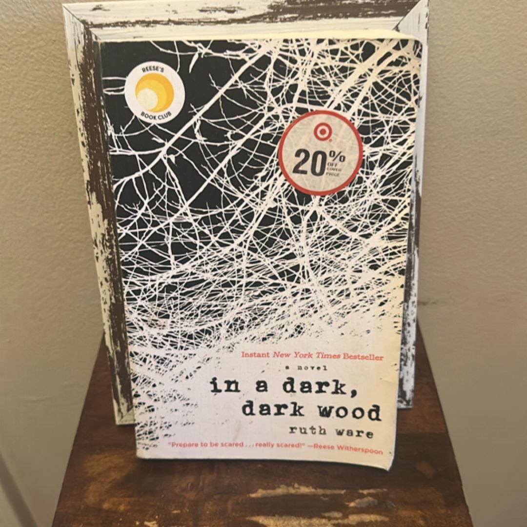 In a Dark, Dark Wood by Ruth Ware, Paperback | Pangobooks