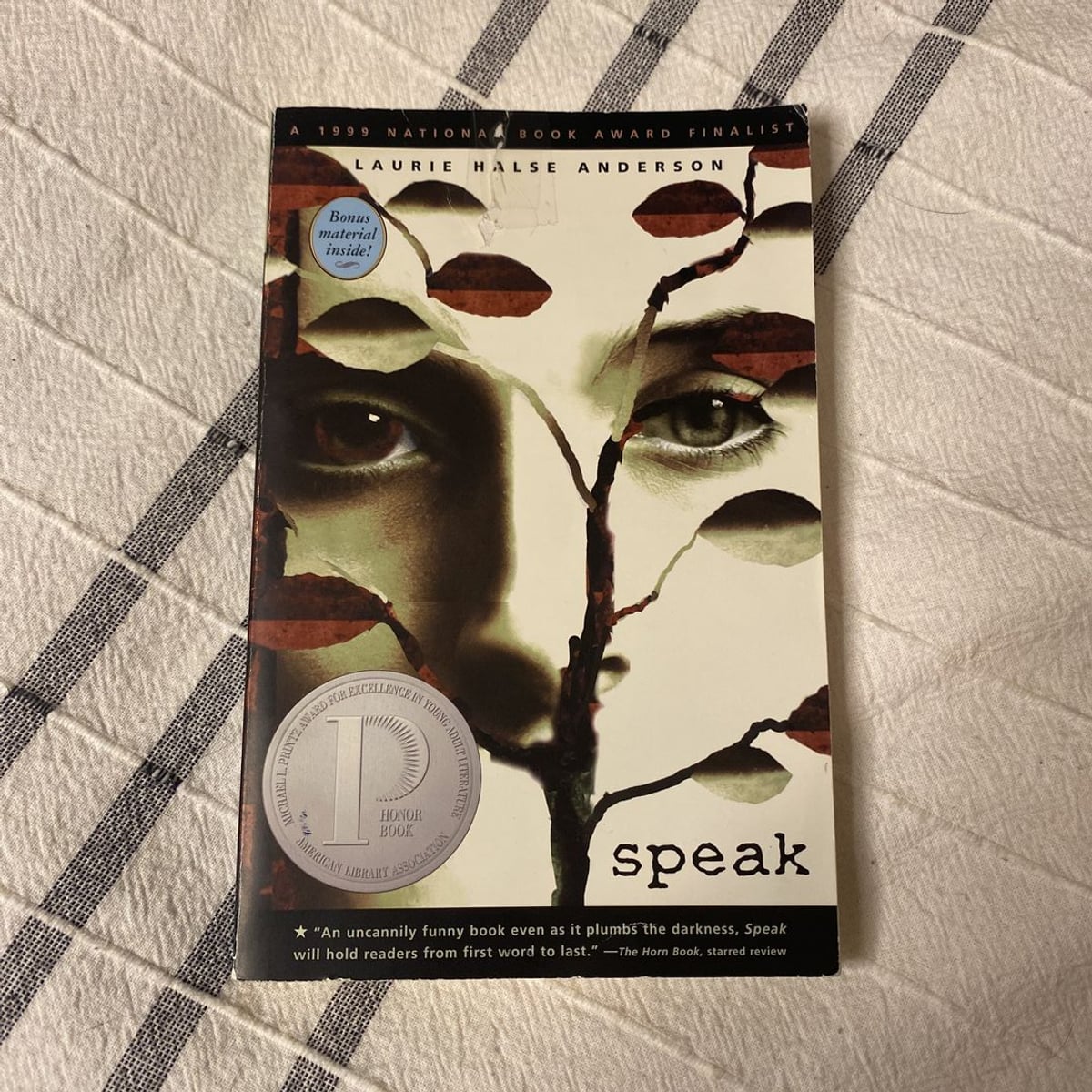 Speak by Laurie Halse Anderson, Paperback | Pangobooks