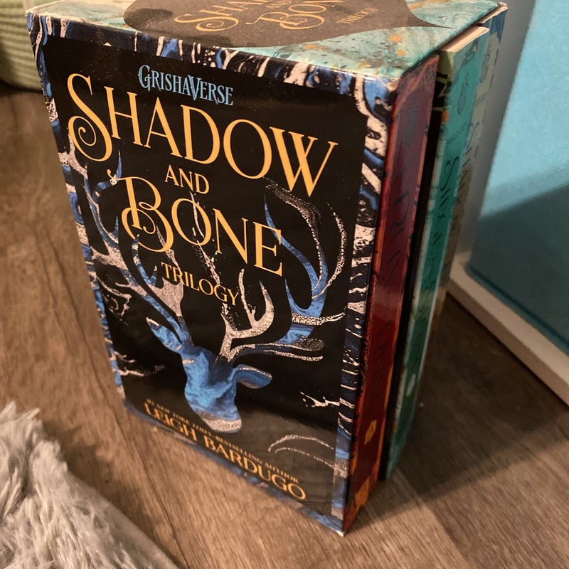 The Shadow and Bone Trilogy Boxed Set