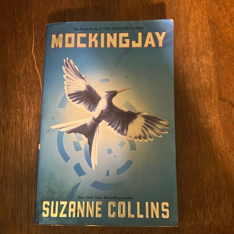 Mockingjay by Suzanne Collins, Paperback | Pangobooks