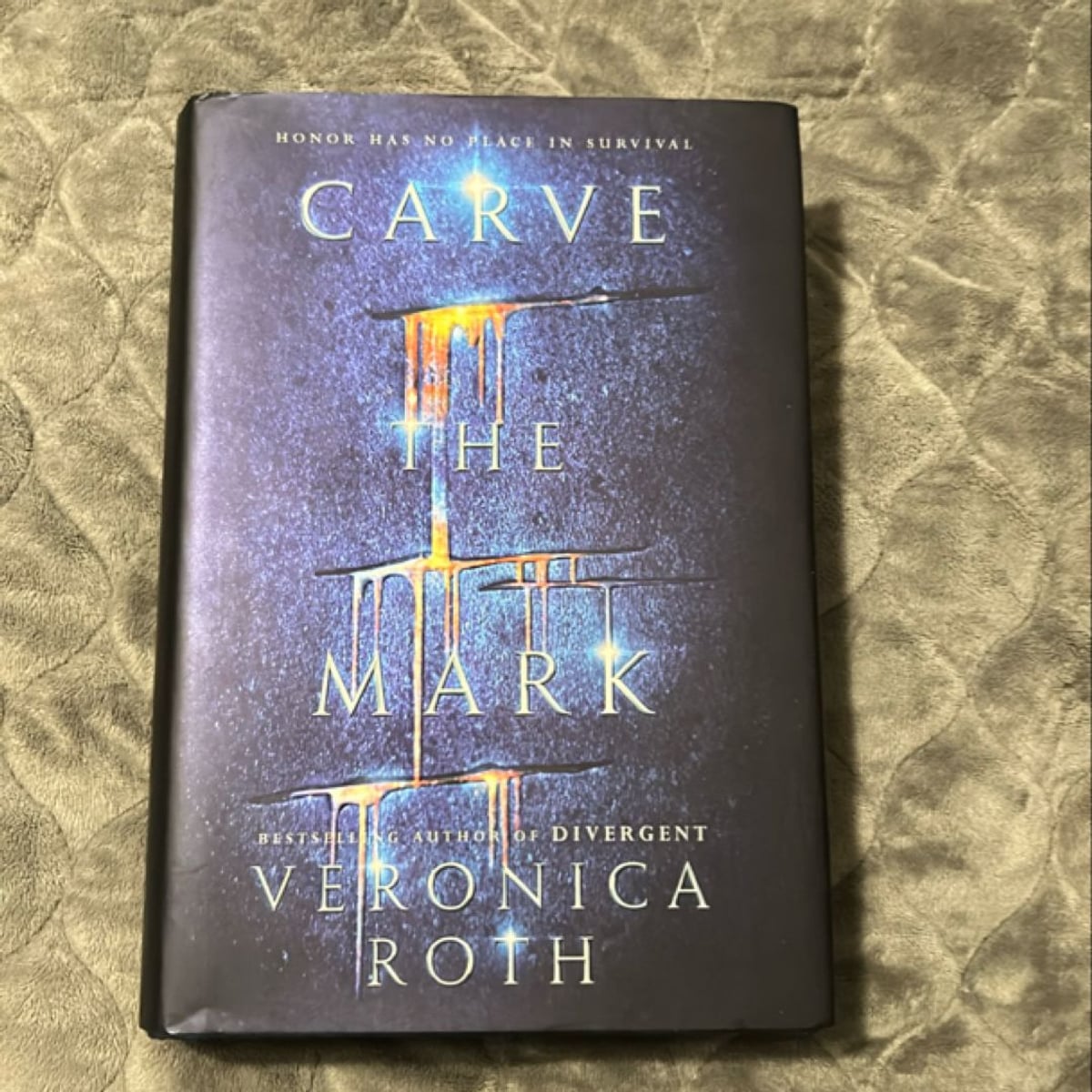 Carve the Mark by Veronica Roth, Hardcover | Pangobooks