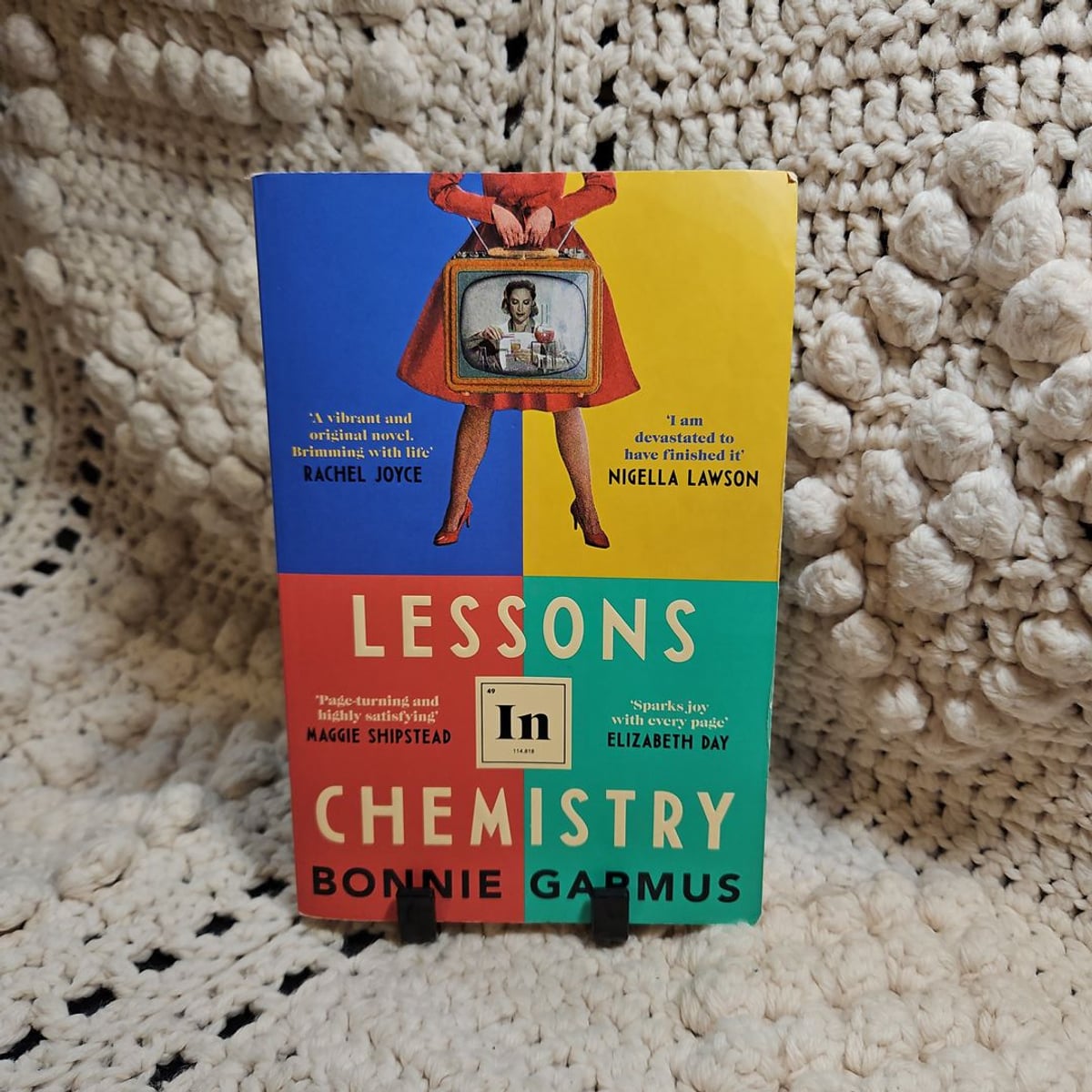 Lessons in Chemistry by Bonnie Garmus, Paperback | Pangobooks