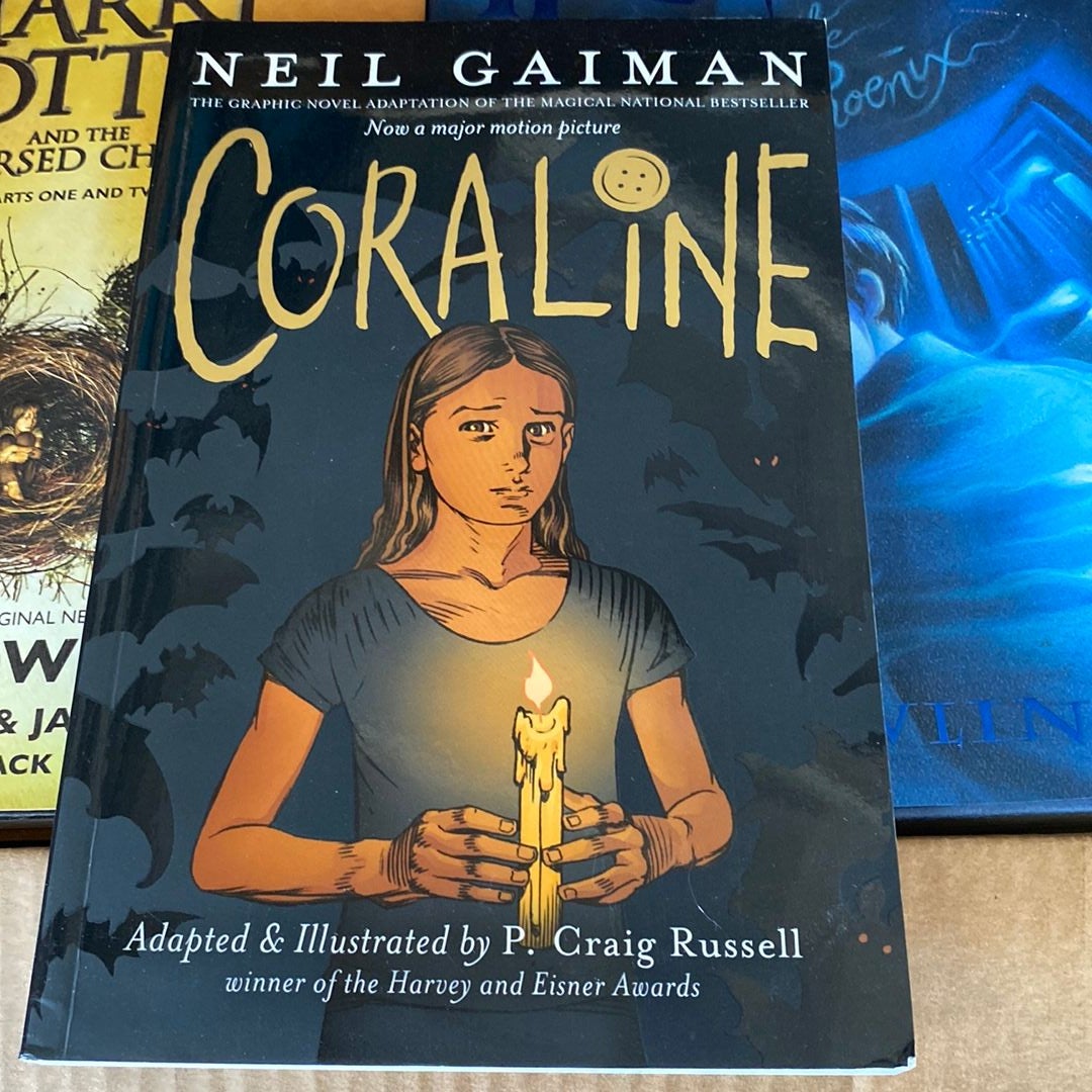 Coraline Graphic Novel by Neil Gaiman, Paperback | Pangobooks
