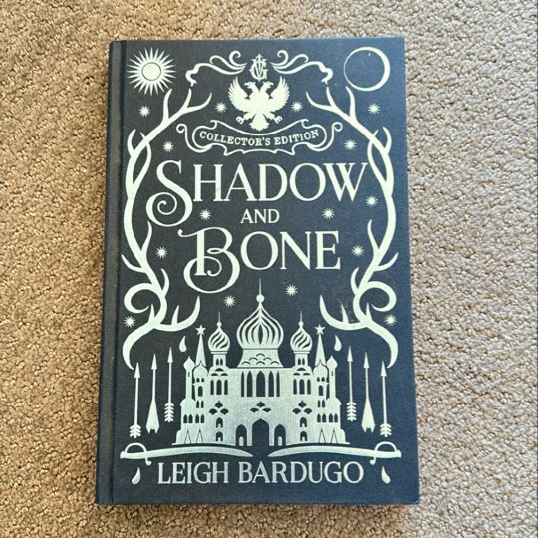 Shadow and Bone special edition by Leigh Bardugo, Hardcover | Pangobooks