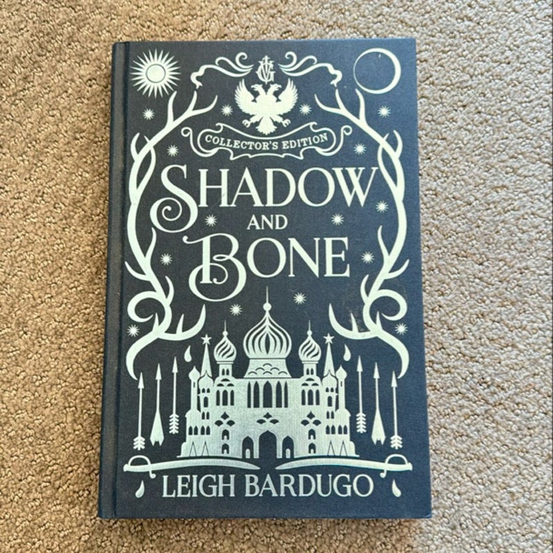 Shadow and Bone special edition by Leigh Bardugo, Hardcover | Pangobooks