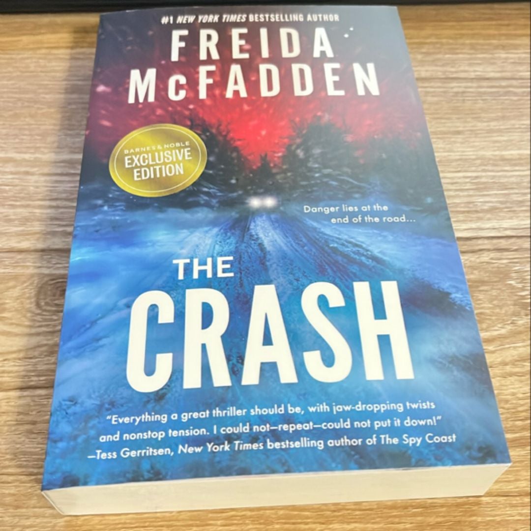 The Crash by Freida McFadden , Paperback | Pangobooks