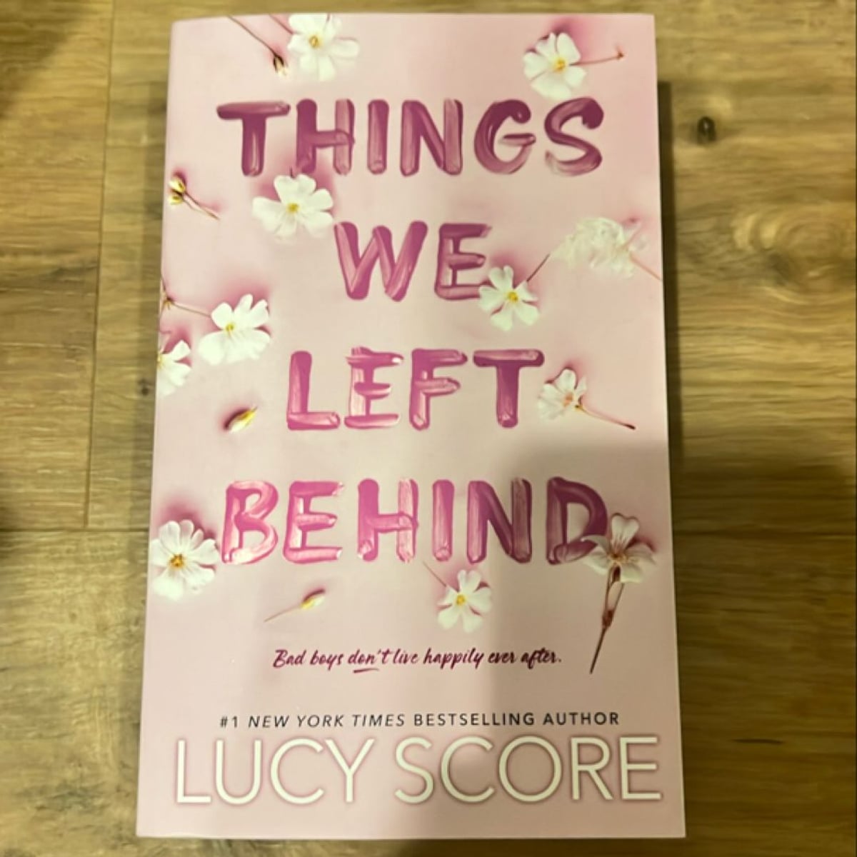 Things We Left Behind by Lucy Score, Paperback | Pangobooks
