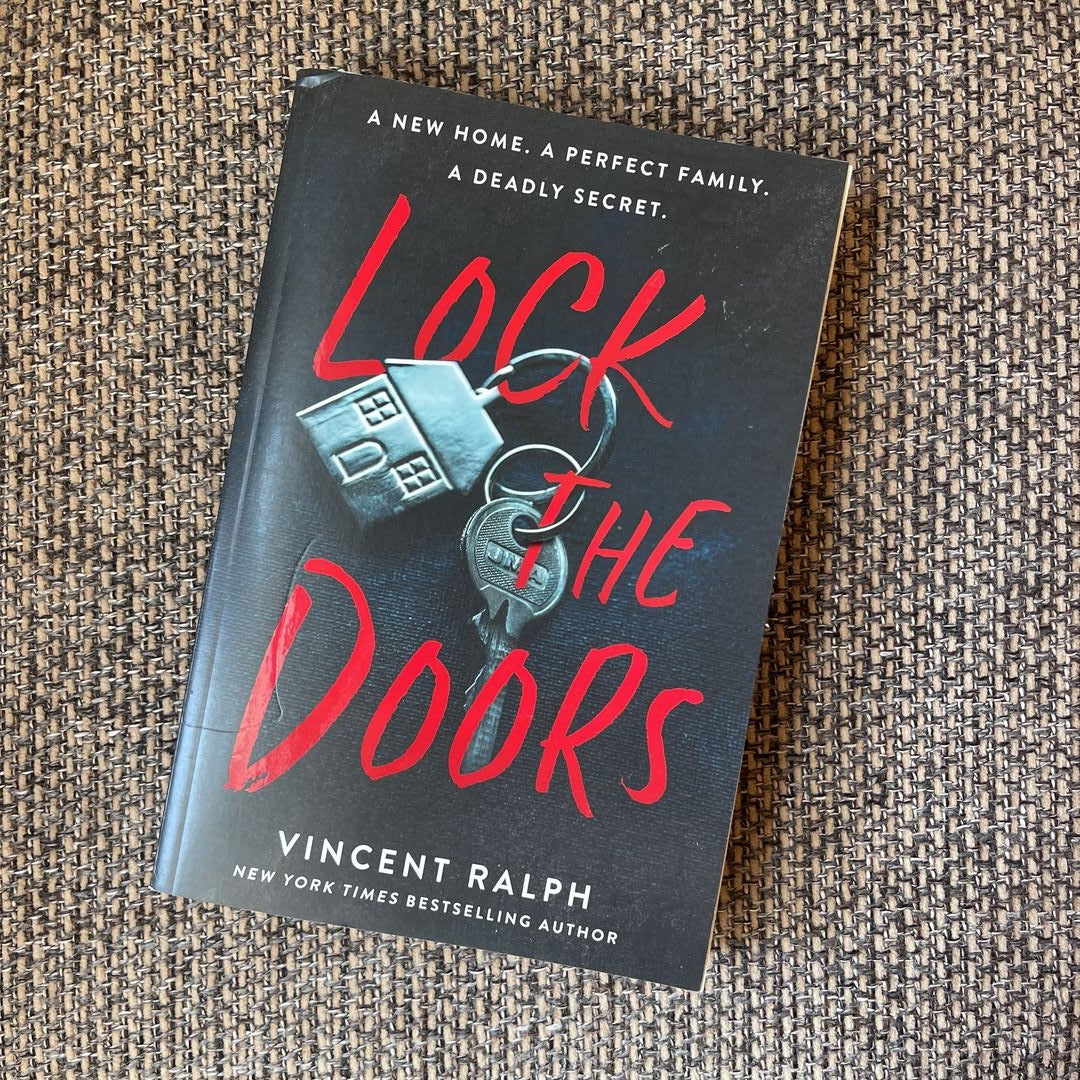 Lock the Doors by Vincent Ralph, Paperback | Pangobooks