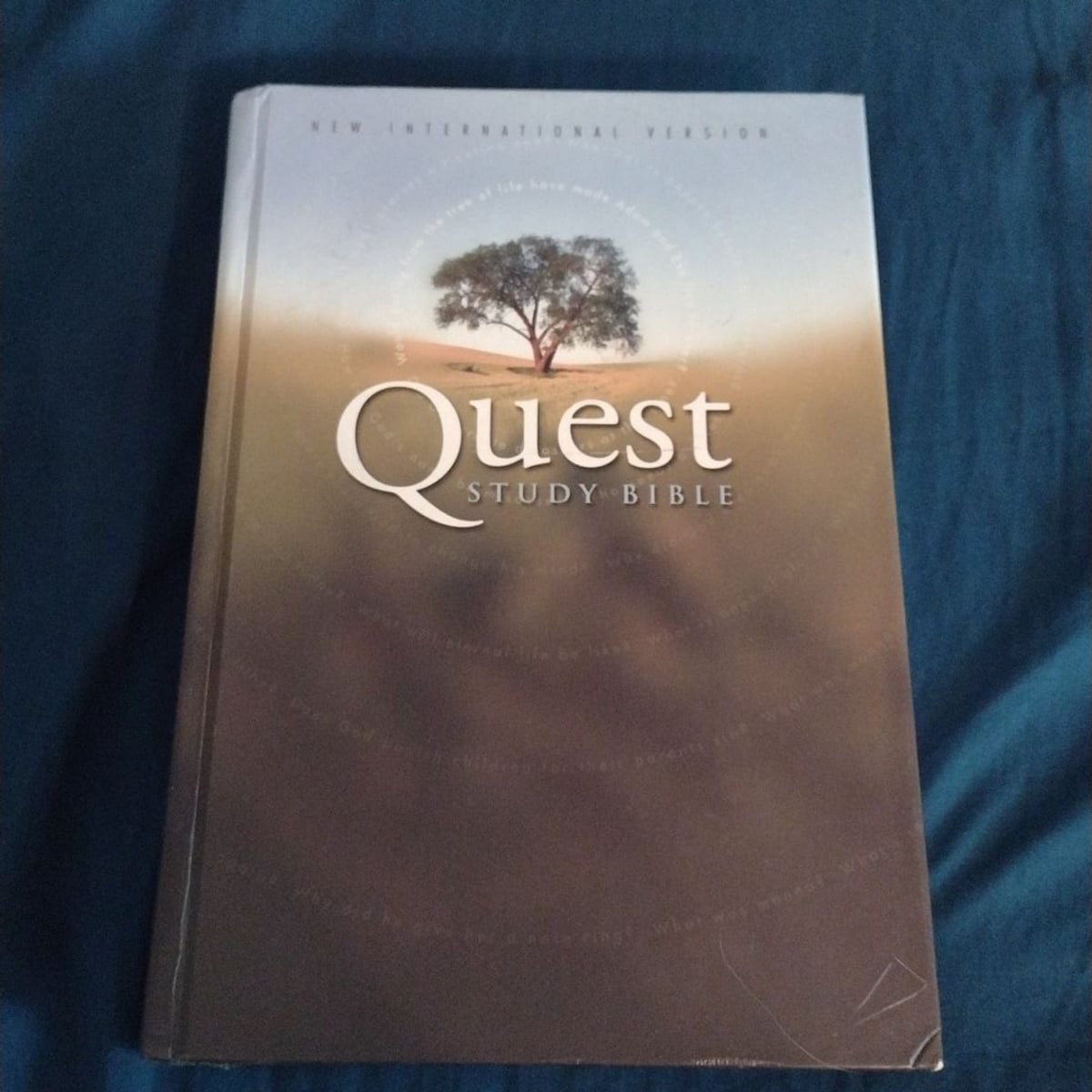 NIV Quest Study Bible by Ten Elshof Phyllis (Editor); Zondervan Staff ...