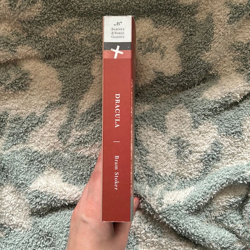 Dracula by Bram Stoker; Brooke Allen, Paperback | Pangobooks