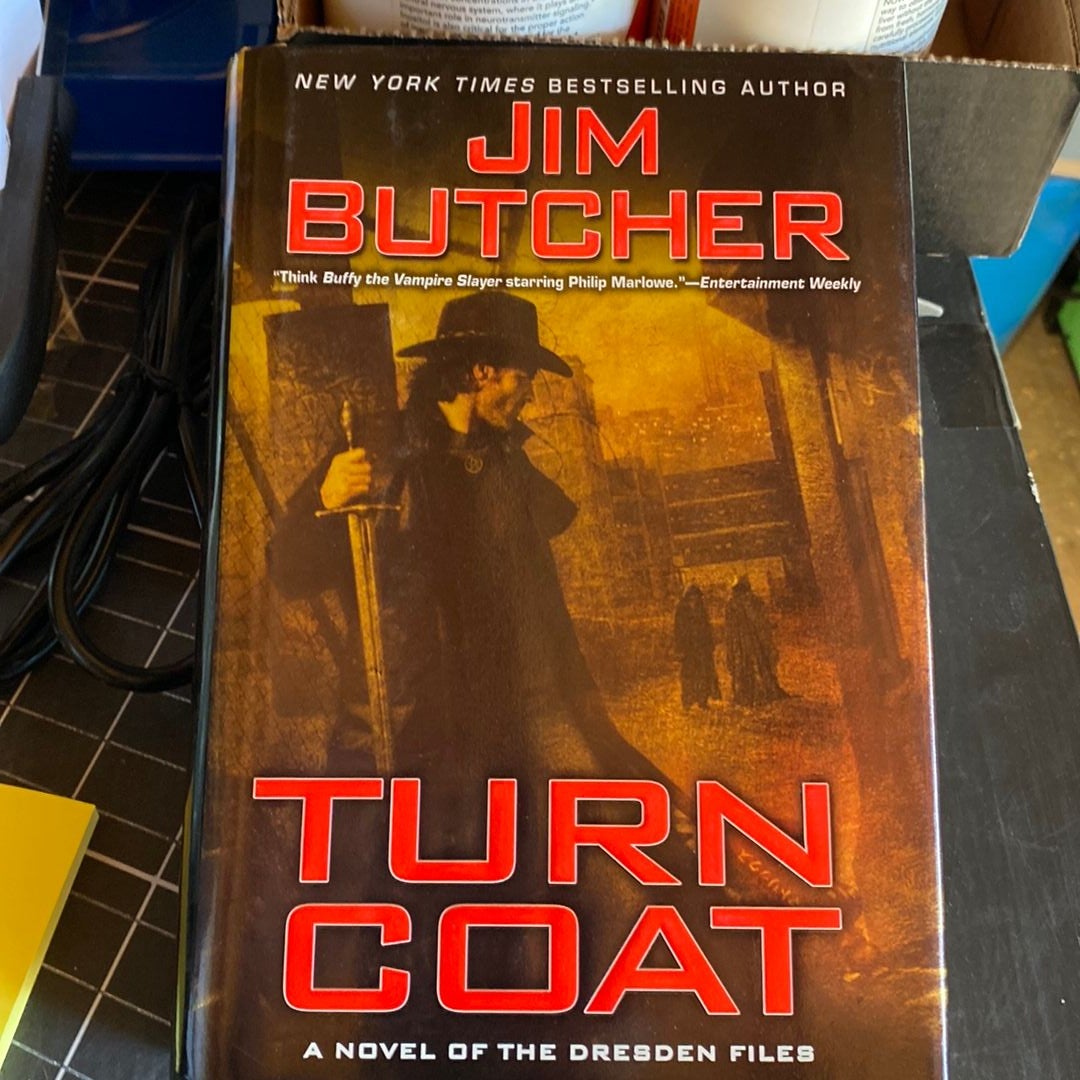 Turn Coat by Jim Butcher, Hardcover | Pangobooks