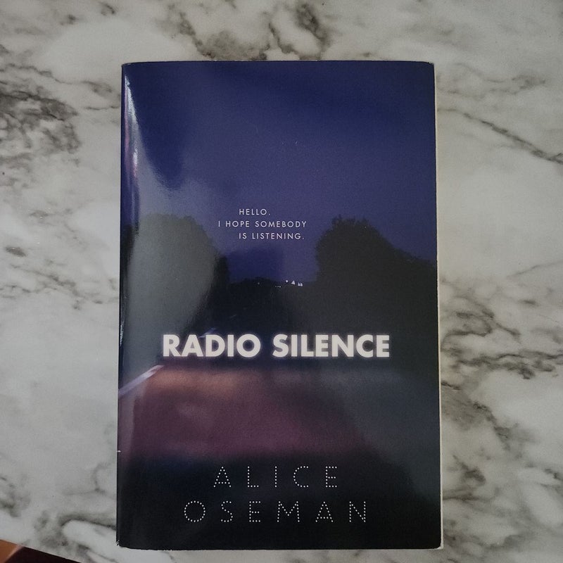 Radio Silence by Alice Oseman, Paperback | Pangobooks