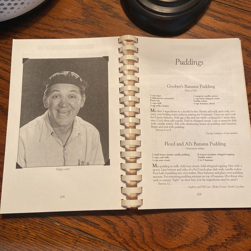 Aunt Bee's Delightful Desserts by Kenneth Beck, Jim Clark