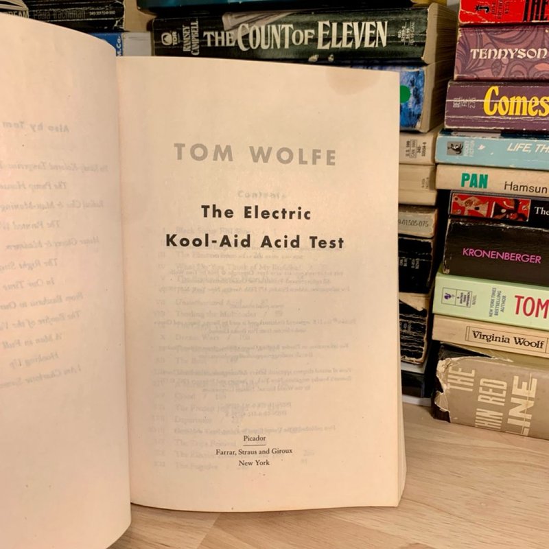 The Electric Kool-Aid Acid Test by Tom Wolfe, Paperback | Pangobooks