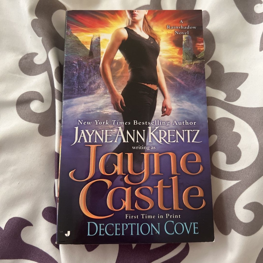 Deception Cove by Jayne Castle, Paperback | Pangobooks