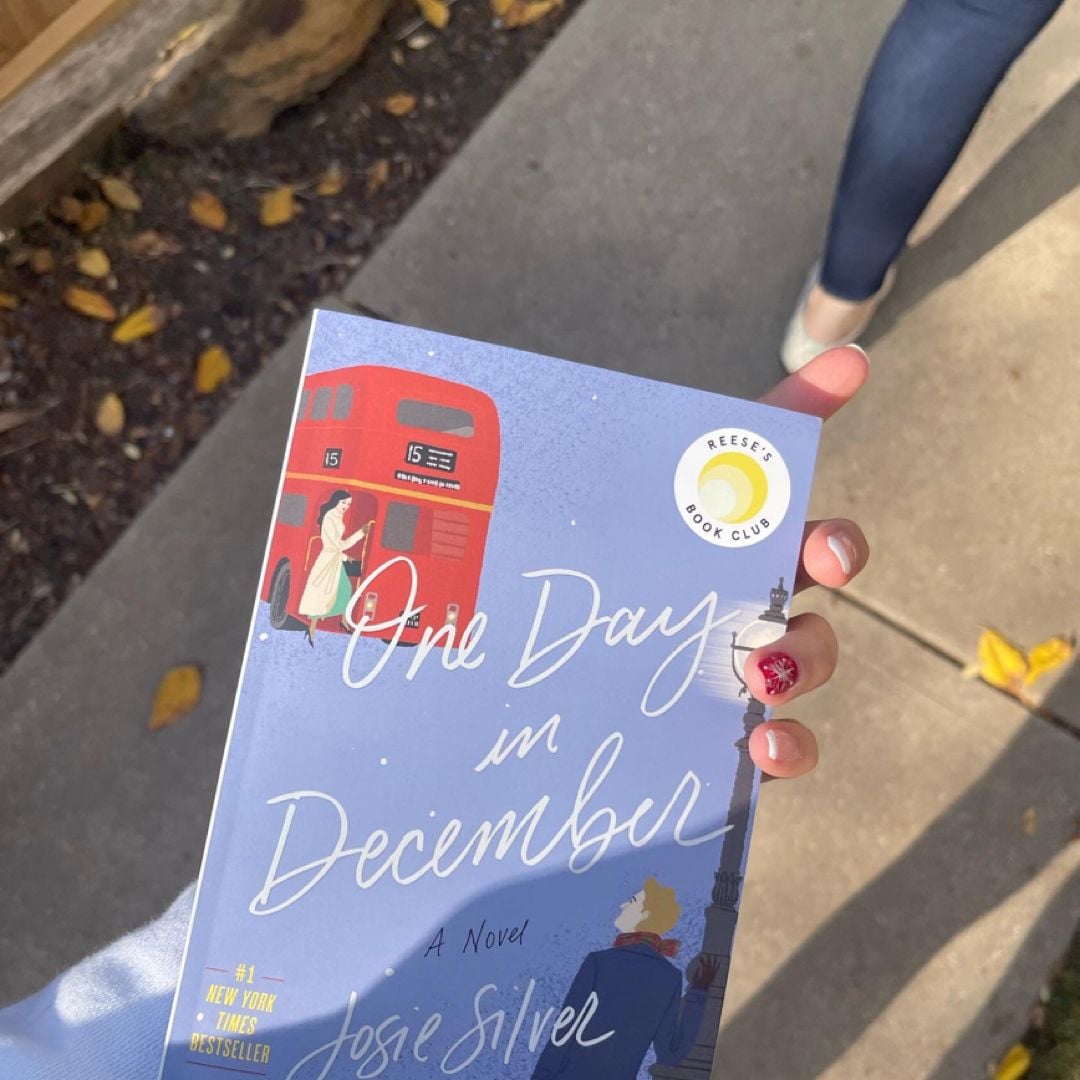 One Day in December by Josie Silver, Paperback | Pangobooks