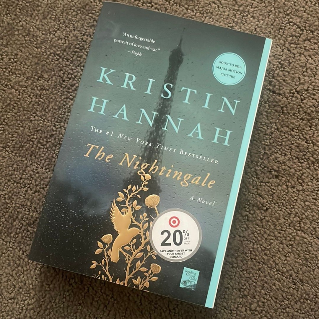 The Nightingale by Kristin Hannah, Paperback | Pangobooks