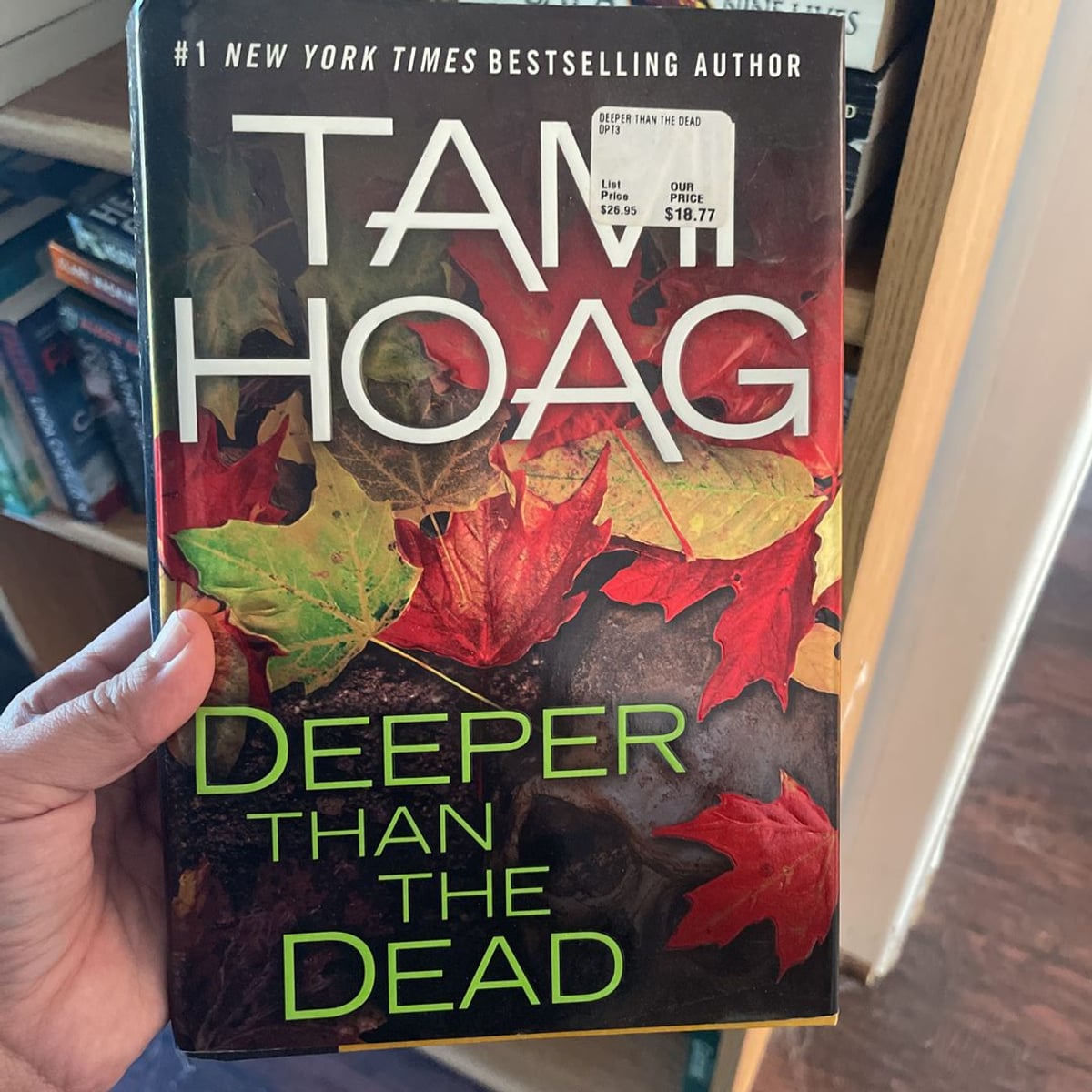 Deeper Than the Dead by Tami Hoag, Hardcover | Pangobooks