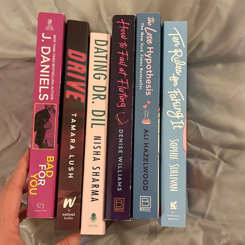 Romance book bundle by Ali Hazelwood , Paperback | Pangobooks