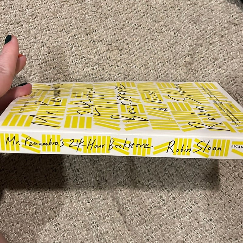 Mr. Penumbra's 24-Hour Bookstore by Robin Sloan, Paperback | Pangobooks