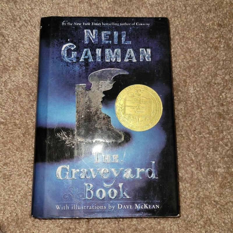 The Graveyard Book by Neil Gaiman, Hardcover | Pangobooks