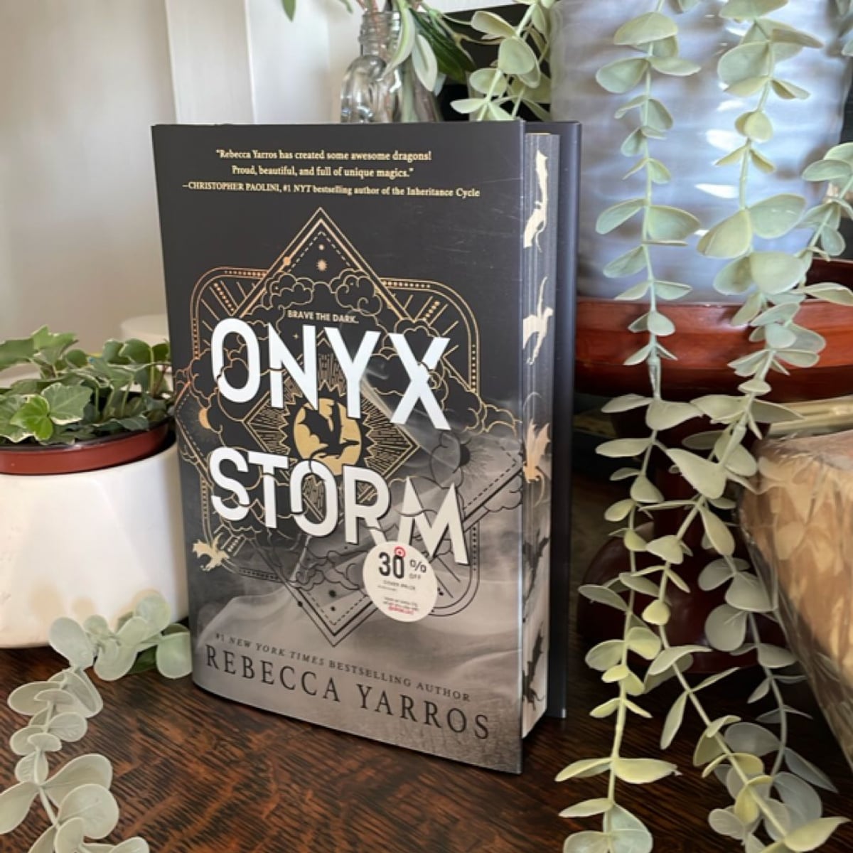 Onyx Storm by Rebecca Yarros, Hardcover | Pangobooks