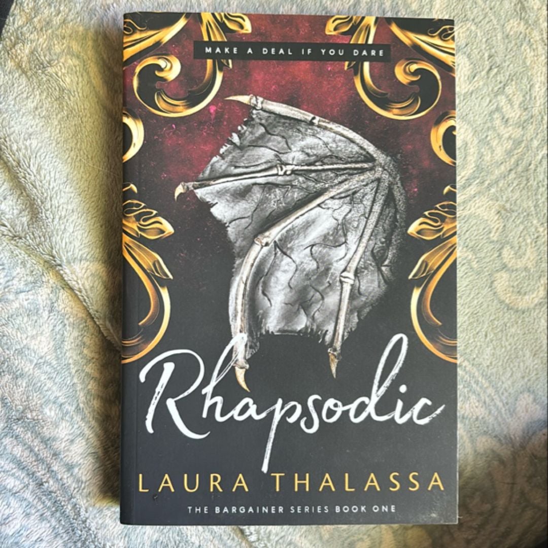 The Queen of All That Dies (the Fallen World Book 1) by Laura Thalassa