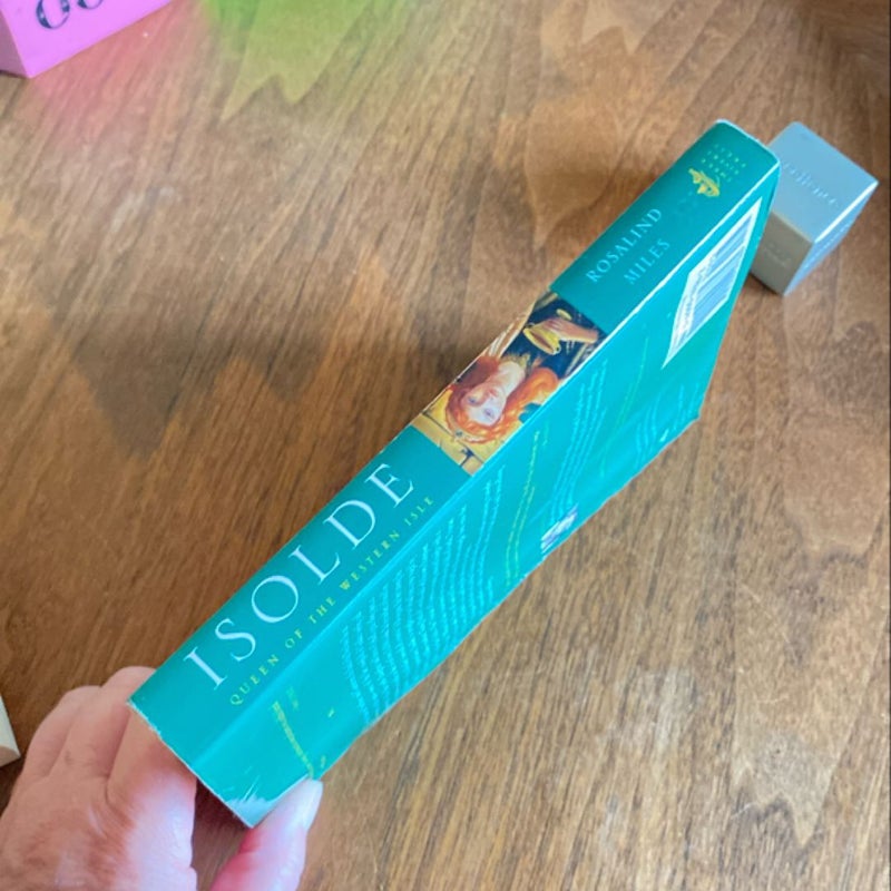 Isolde, Queen of the Western Isle by Rosalind Miles
