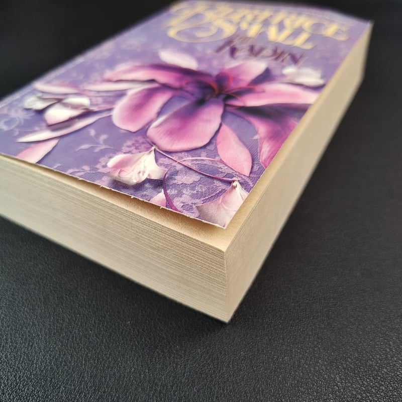 The Kadin by Bertrice Small, Paperback | Pangobooks
