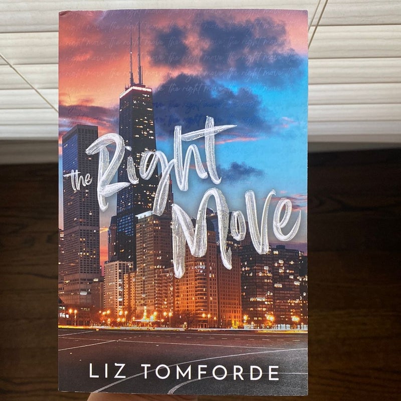The Right Move by Liz Tomforde, Paperback | Pangobooks