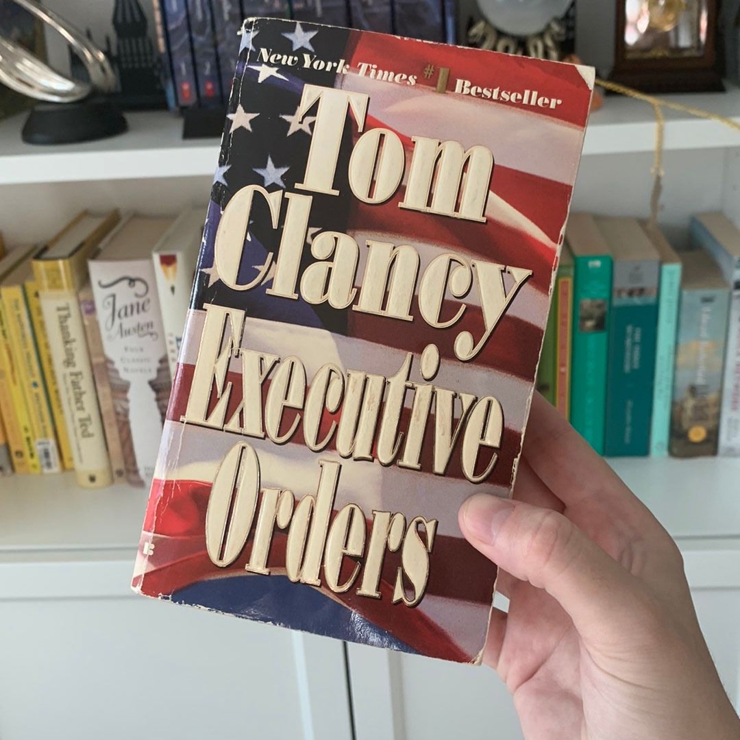 Executive Orders by Tom Clancy, Paperback | Pangobooks
