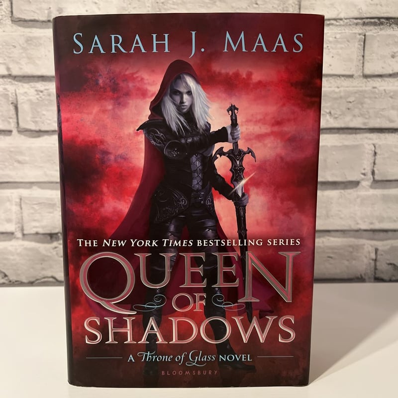 Queen of Shadows by Sarah J. Maas, Hardcover | Pangobooks