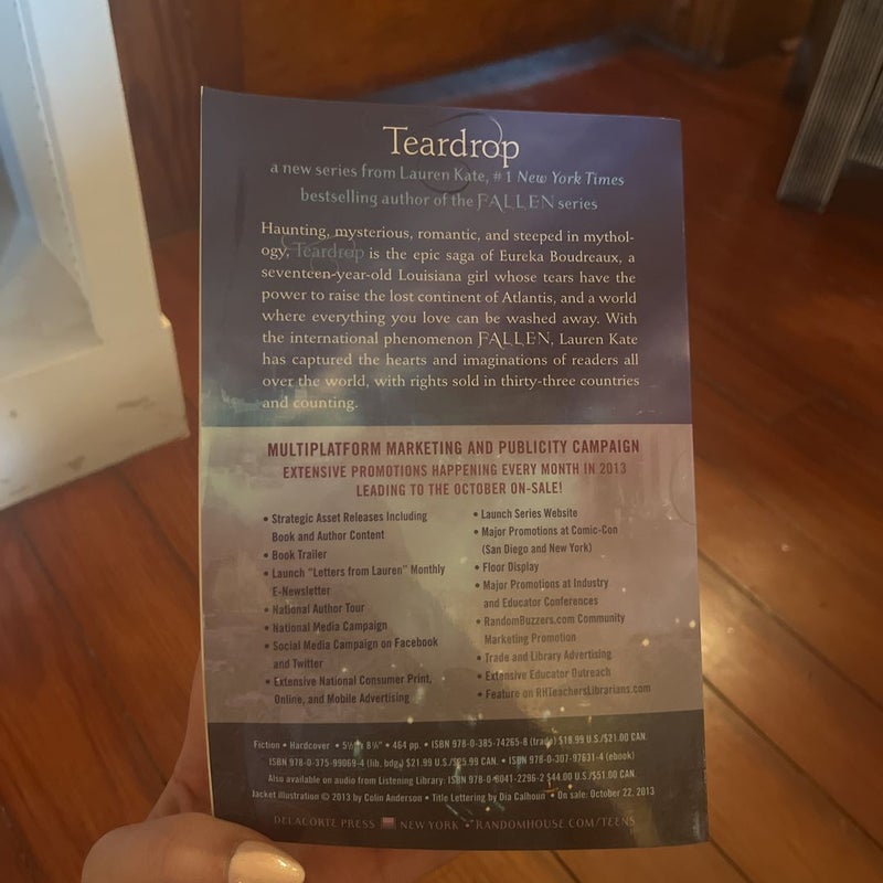 Teardrop by Lauren Kate , Paperback | Pangobooks